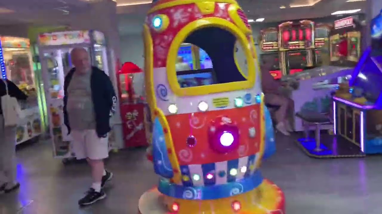 DEVON CLIFFS- A tour of the arcade- Playing some Games and much more ...