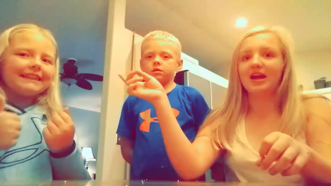 PLAYING WITH SLIME W/ EMMA ROEPER - YouTube