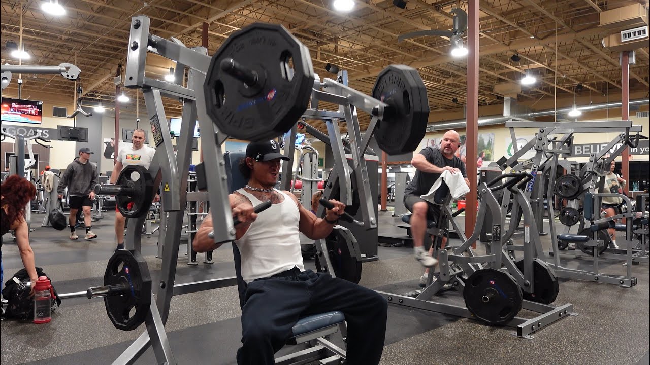 Cut Day 63 - Chest and Triceps | We’re basically in maintenance | Natty ...