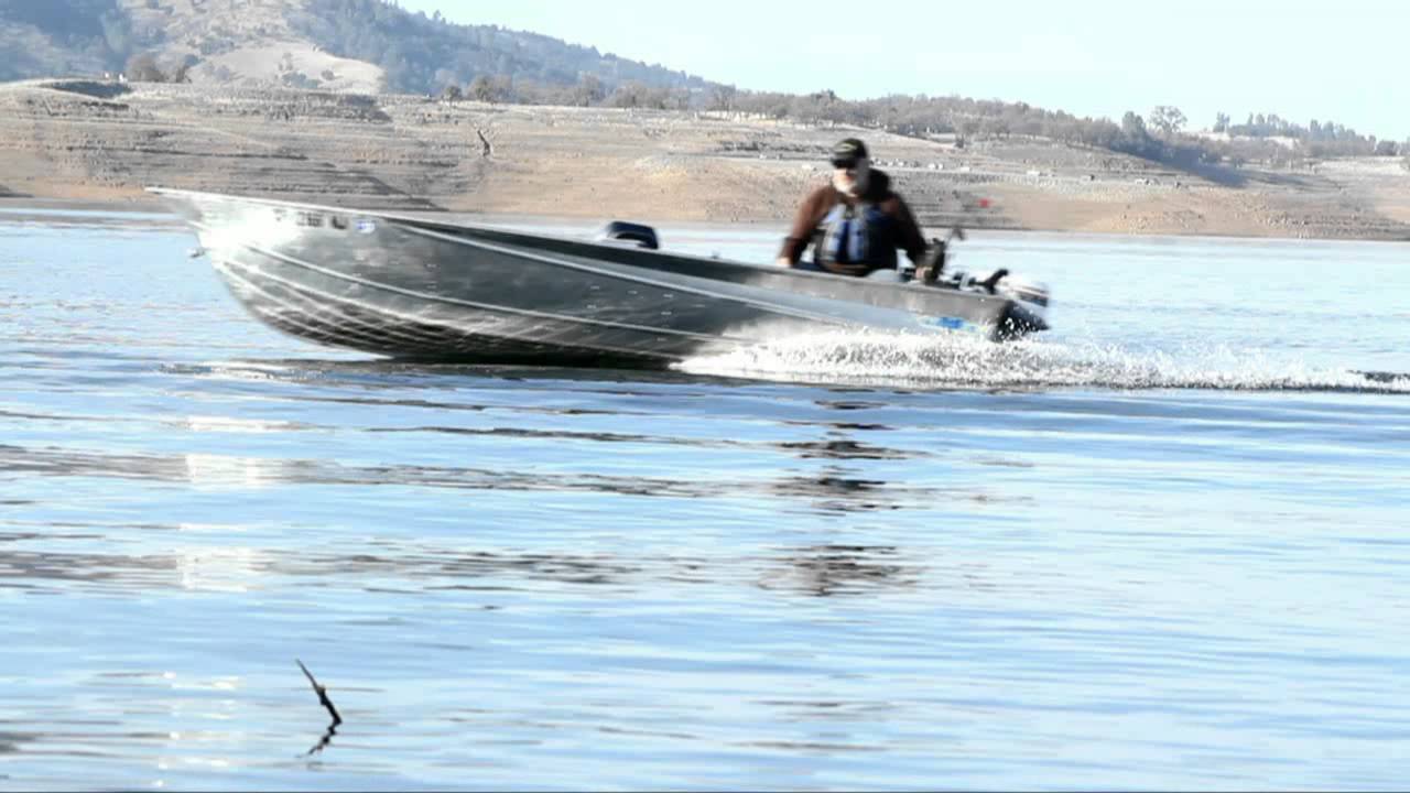 14' Valco 15hp Evinrude - YouTube