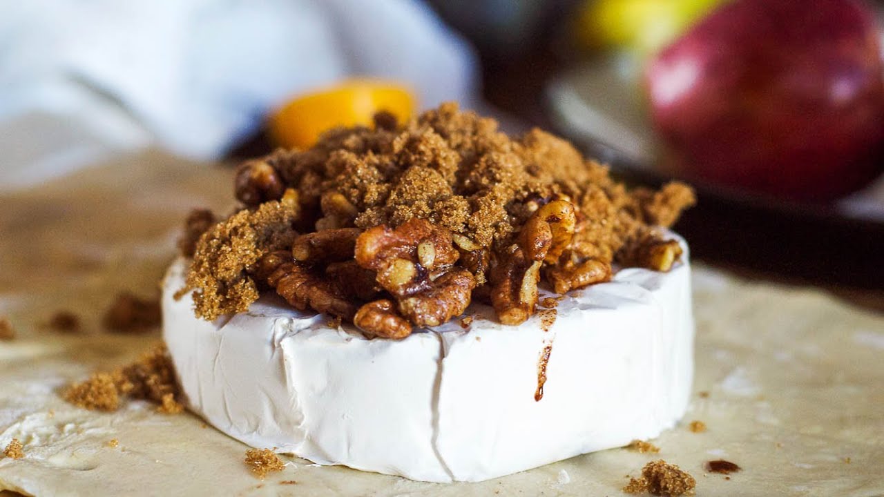 Easy Baked Brie en Croute Recipe - Brie Wheel Baked In Puff Pastry ...