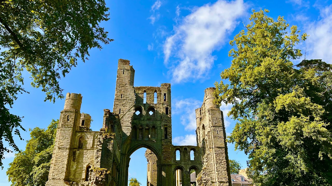 KELSO, WALKING TOUR, ONE OF SCOTLAND’S MOST CHARMING BORDER TOWNS ...