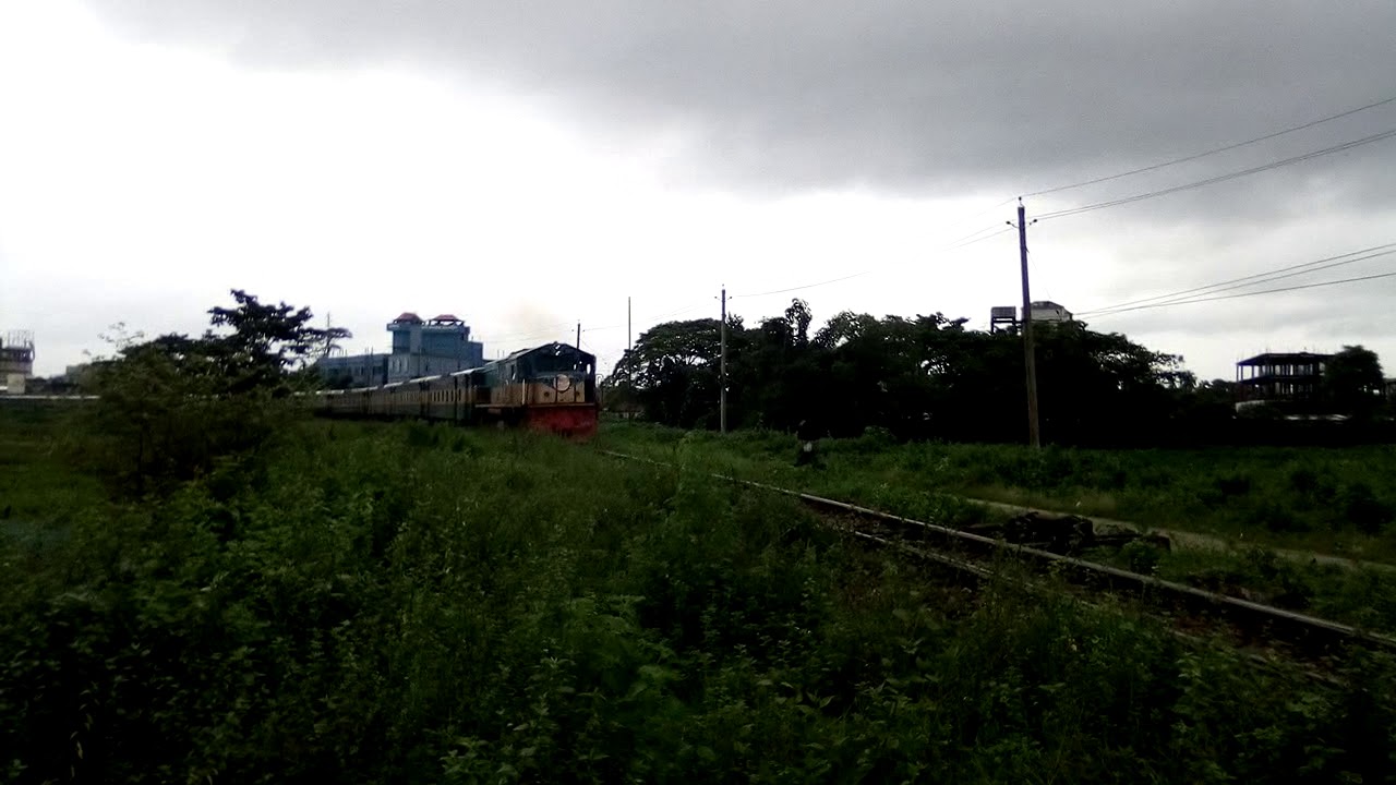 2937\718 Joyentika express Departing Sylhet Station. - YouTube