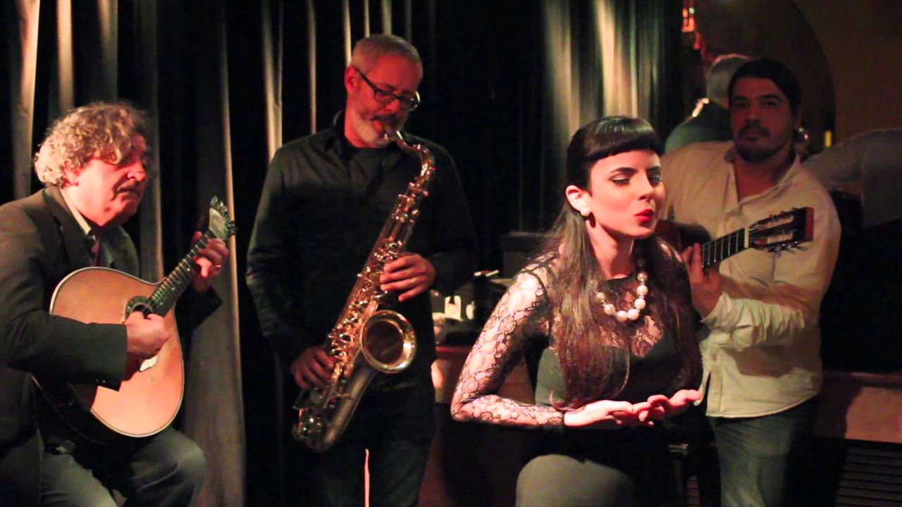 Marta Rosa - Guitarra Toca Baixinho - YouTube