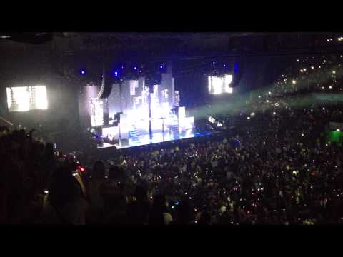 One Direction - Little Things (with Liam beatboxing) - Notts 16.4.13