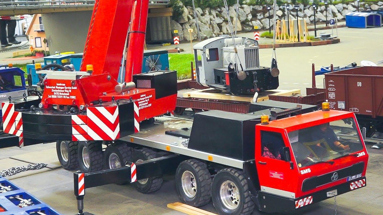 RC MODEL TRUCK CRANE SMS IN SCALE 1:8 LIFTS A LOCOMOTIVE ...