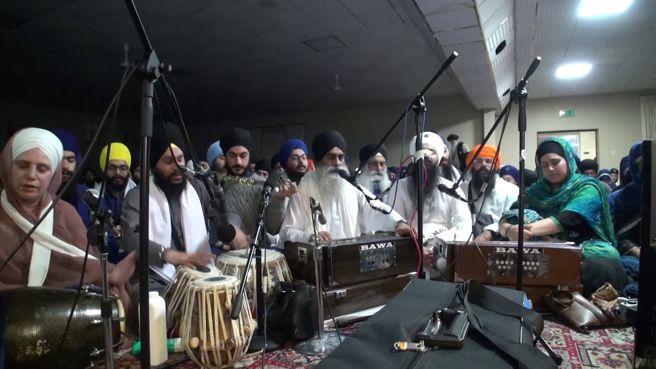 Bhai Narinderjit Singh Coventry Smagam Rhensabhi Keertan 23 Dec 2017 - YouTube