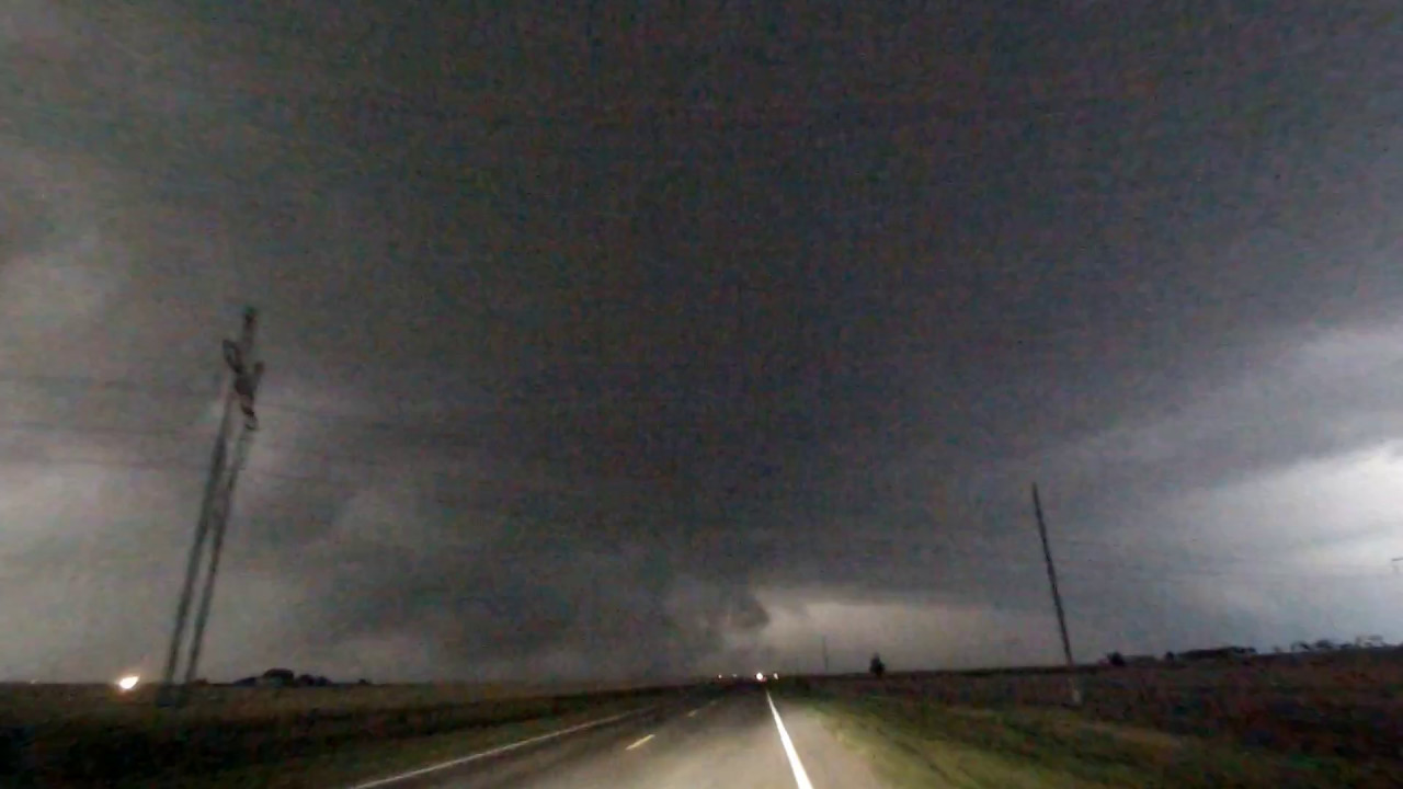 May 10, 2017, storm trackers get hit by an EF-0 tornado - YouTube