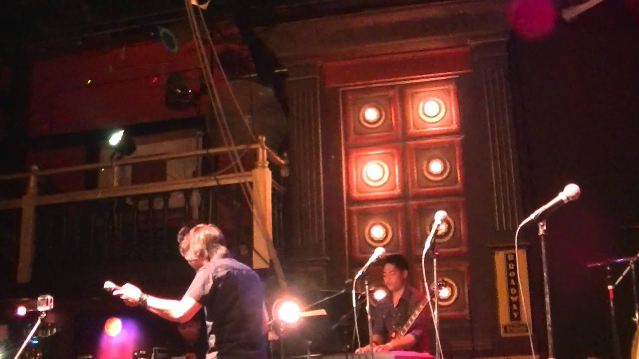 Introvoys live - Kailanman - YouTube