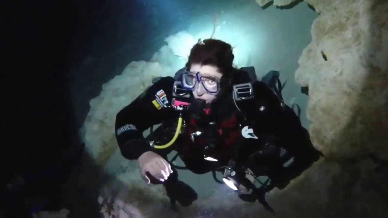 cave diving Ginnie Springs Florida - YouTube