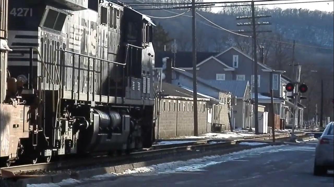 NS 11Z With NS AC44C6M 4271 In Sunbury,Pa. - YouTube