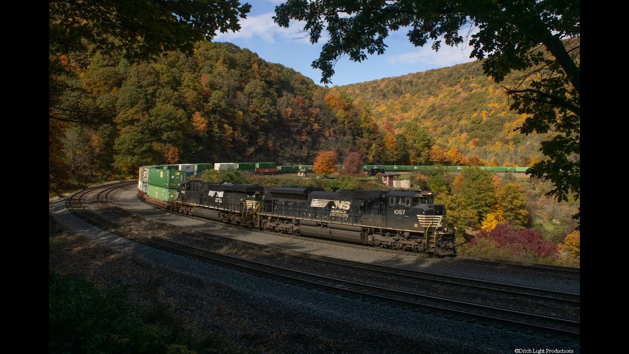 [HD] Norfolk Southern: Fall on the West Slope! - YouTube
