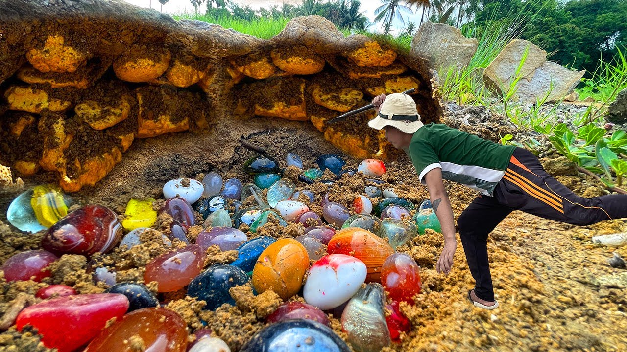 Amazing Mining a lot TREASURES GOLD - Skills Man Searching Gold Under ...