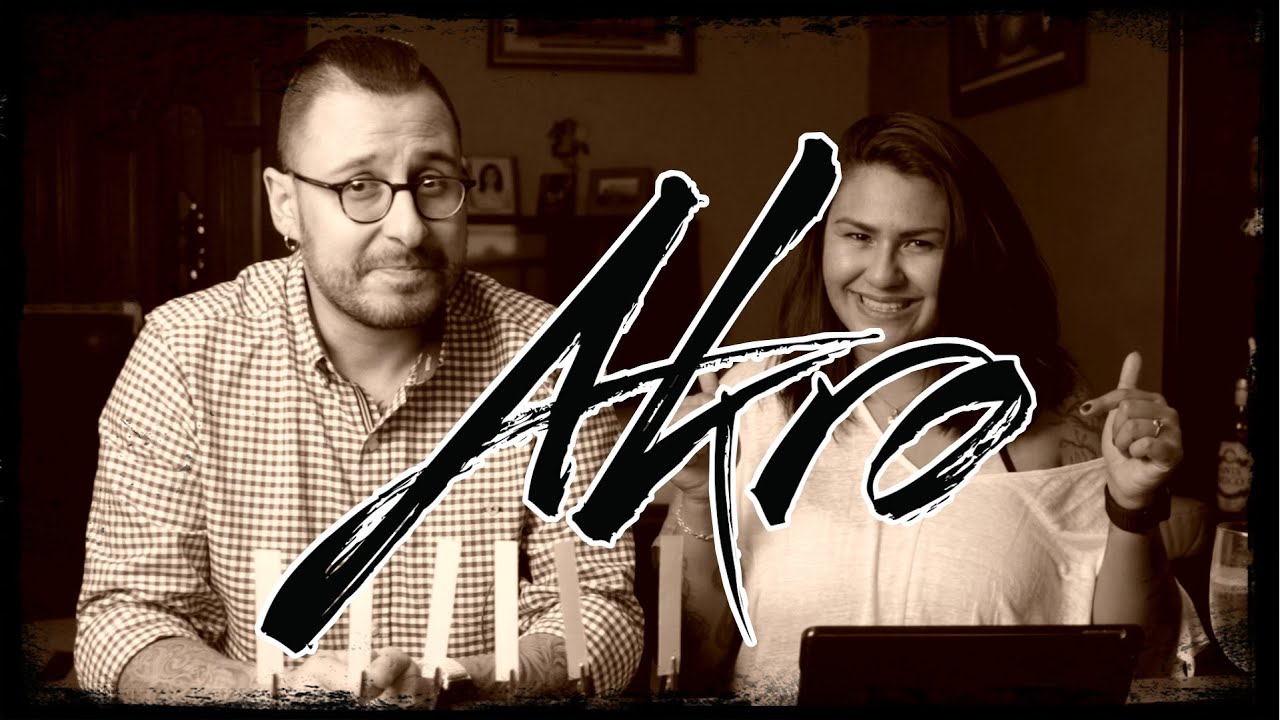 Probando Toda La Línea de AKRO ft Cynthia Arias - YouTube