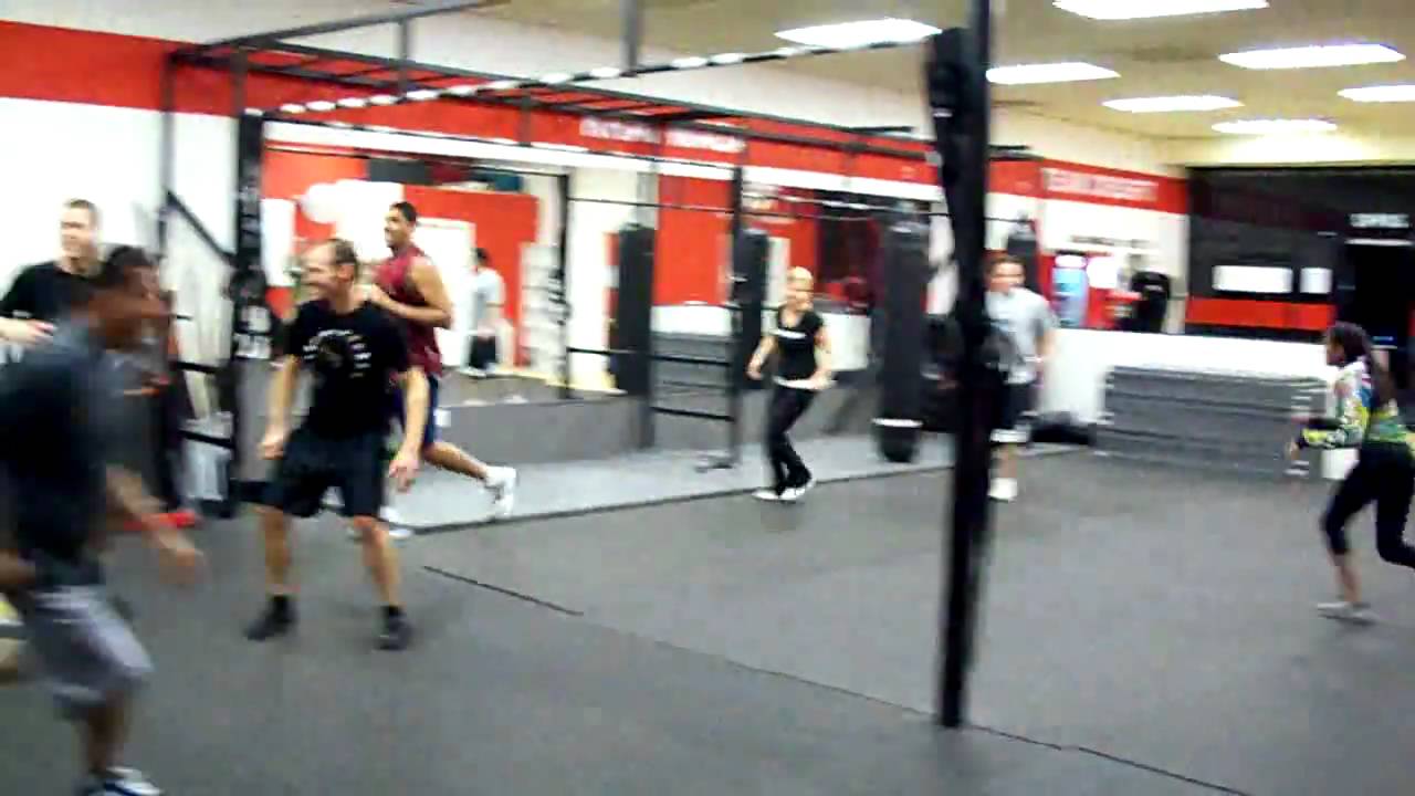 Team Crossfit - Burpee tag warmup - YouTube
