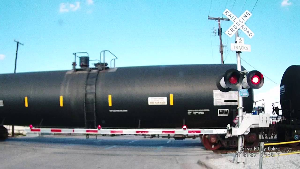 Dash cam video of Sb BNSF loaded ethanol train Saginaw,Tx 08/27/2016 ...