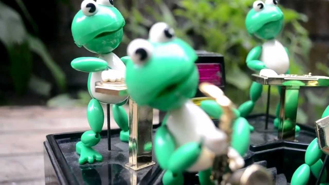 VINTAGE TOY FROG BAND GREEN MACHINE MADE IN PHILIPPINES.MOV - YouTube