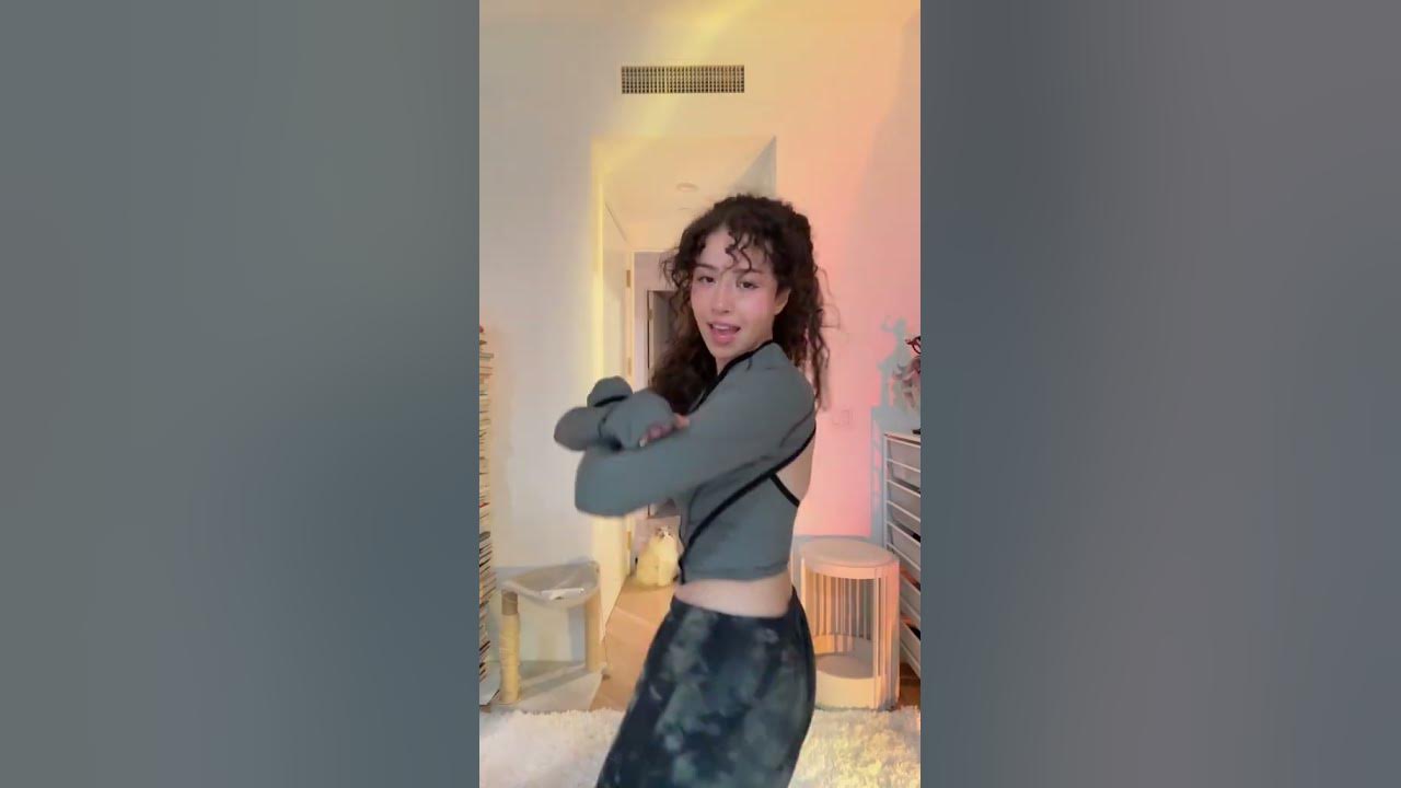 Pokimane tik tok dance #pokimane #shorts - YouTube