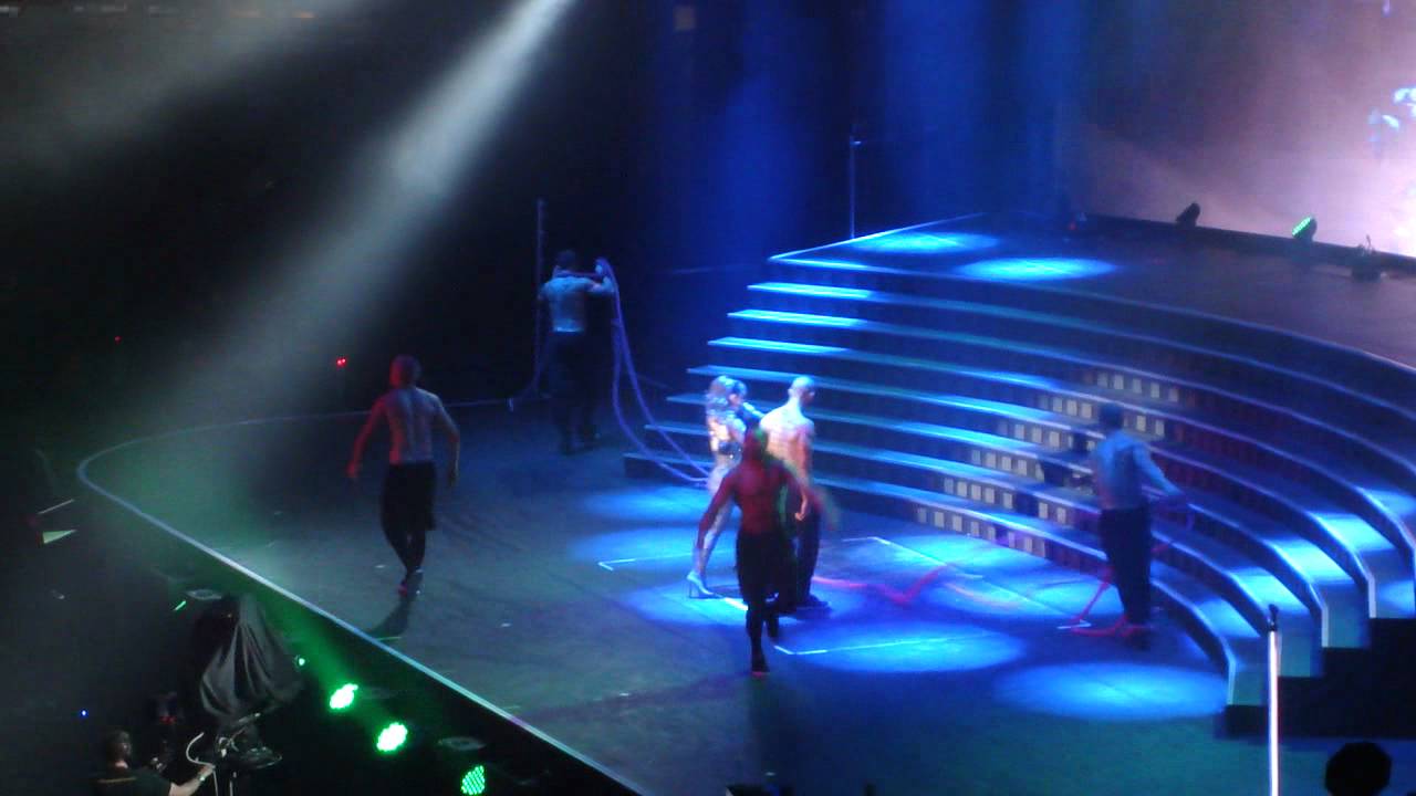 STEPS - The Ultimate Tour - Lisa Lee Solo @ O2 Arena 2012 - YouTube