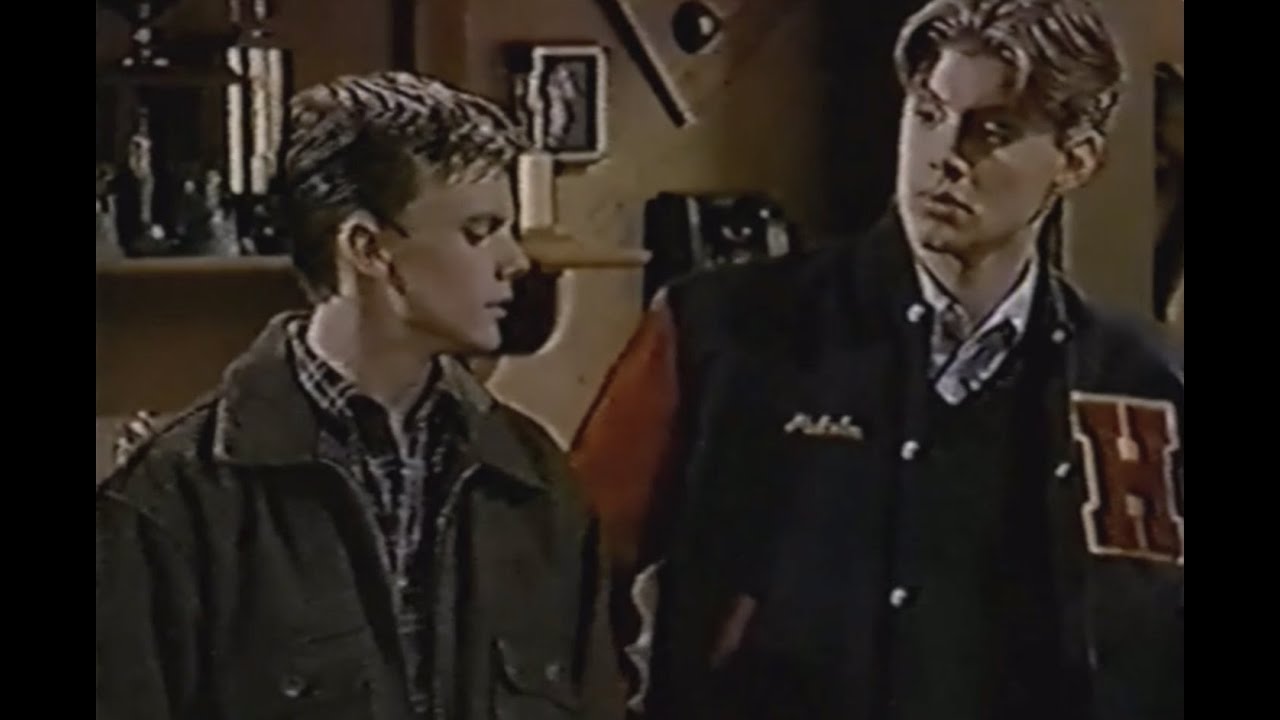 Mr. Rhodes 1x13 The Courtroom Show - YouTube