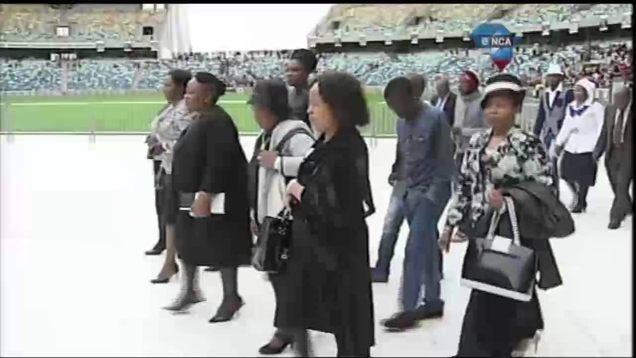 Goalkeeper Senzo Meyiwa's funeral draws thousands - YouTube