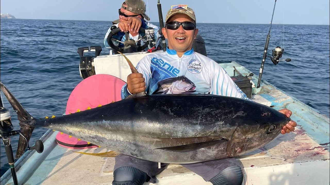 Top Water Fishing for Yellow Fin Tuna |Tuna Hunting | Shimano Stella14K ...