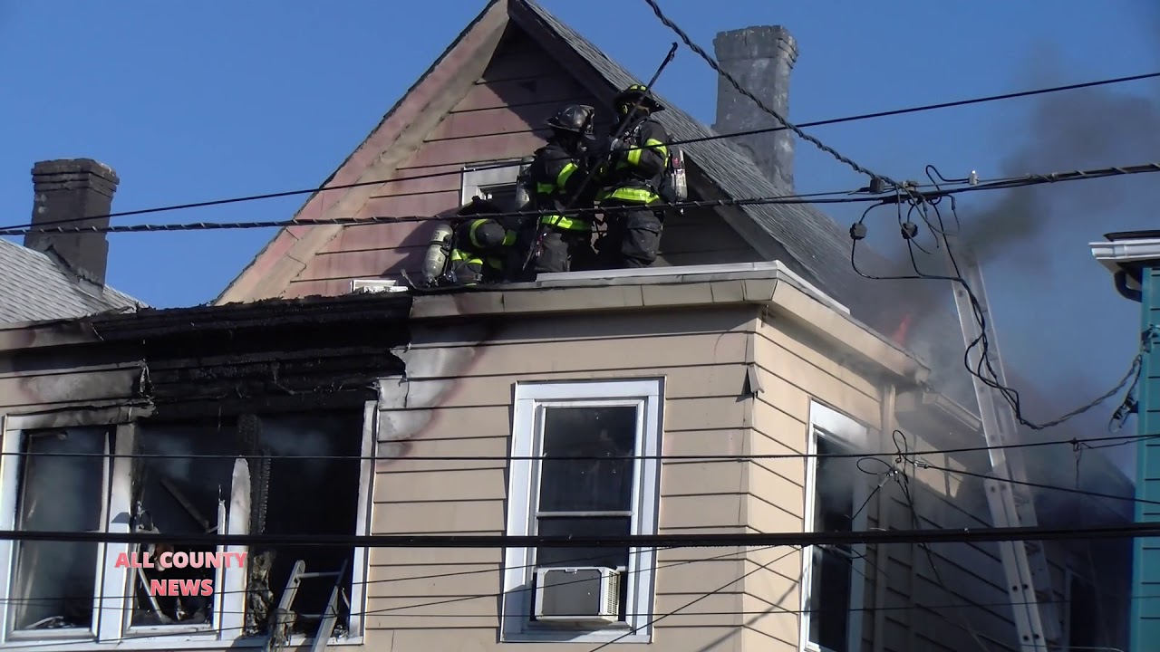 Perth Amboy Fire Damages 2 Homes On Patterson Street - YouTube
