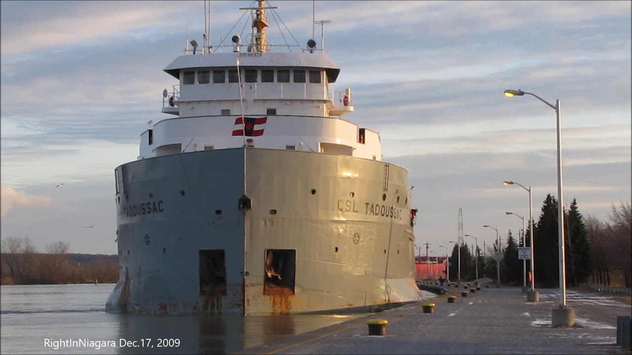 Ships RICHELIEU & CSL TADOUSSAC meet above Lock 2, Welland Canal (2009 ...