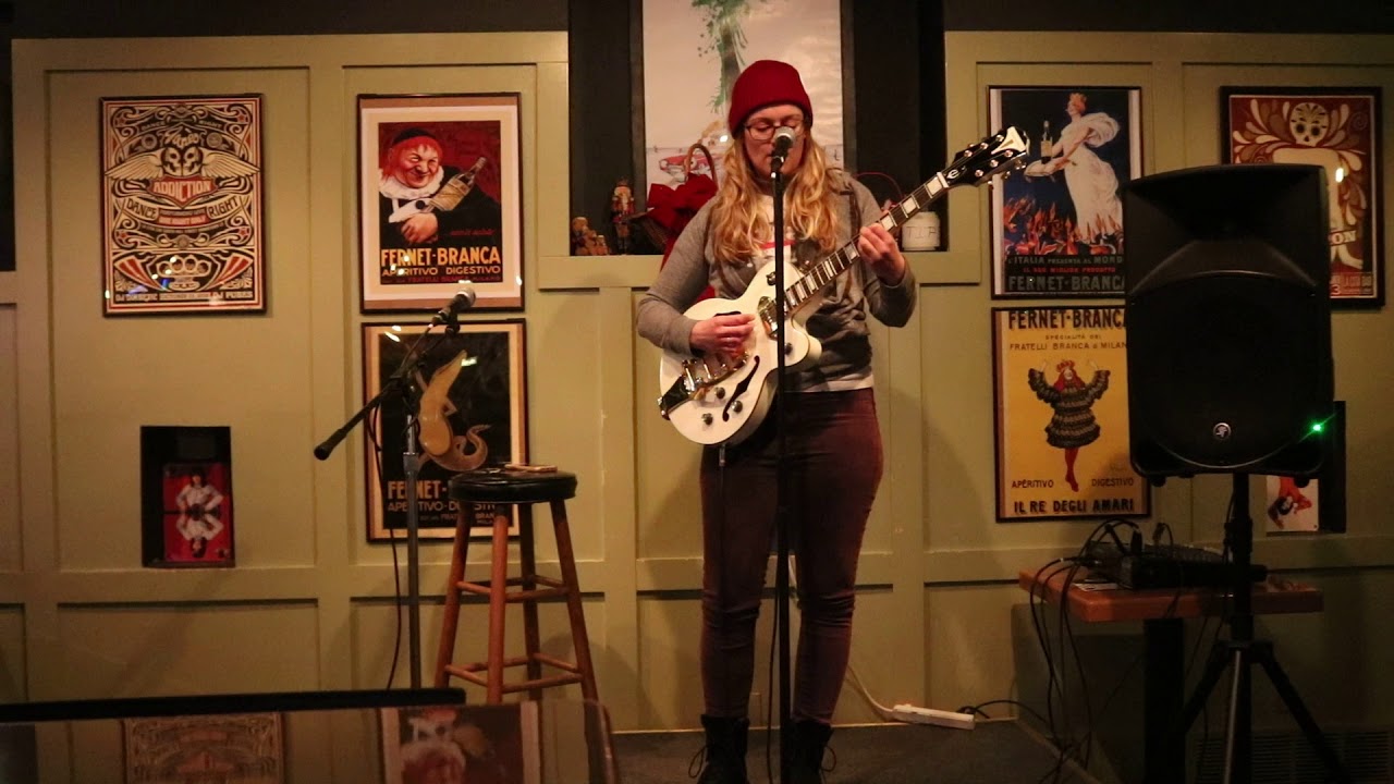 Kimberly Haffey Performing at Winchester Open Mic. - YouTube