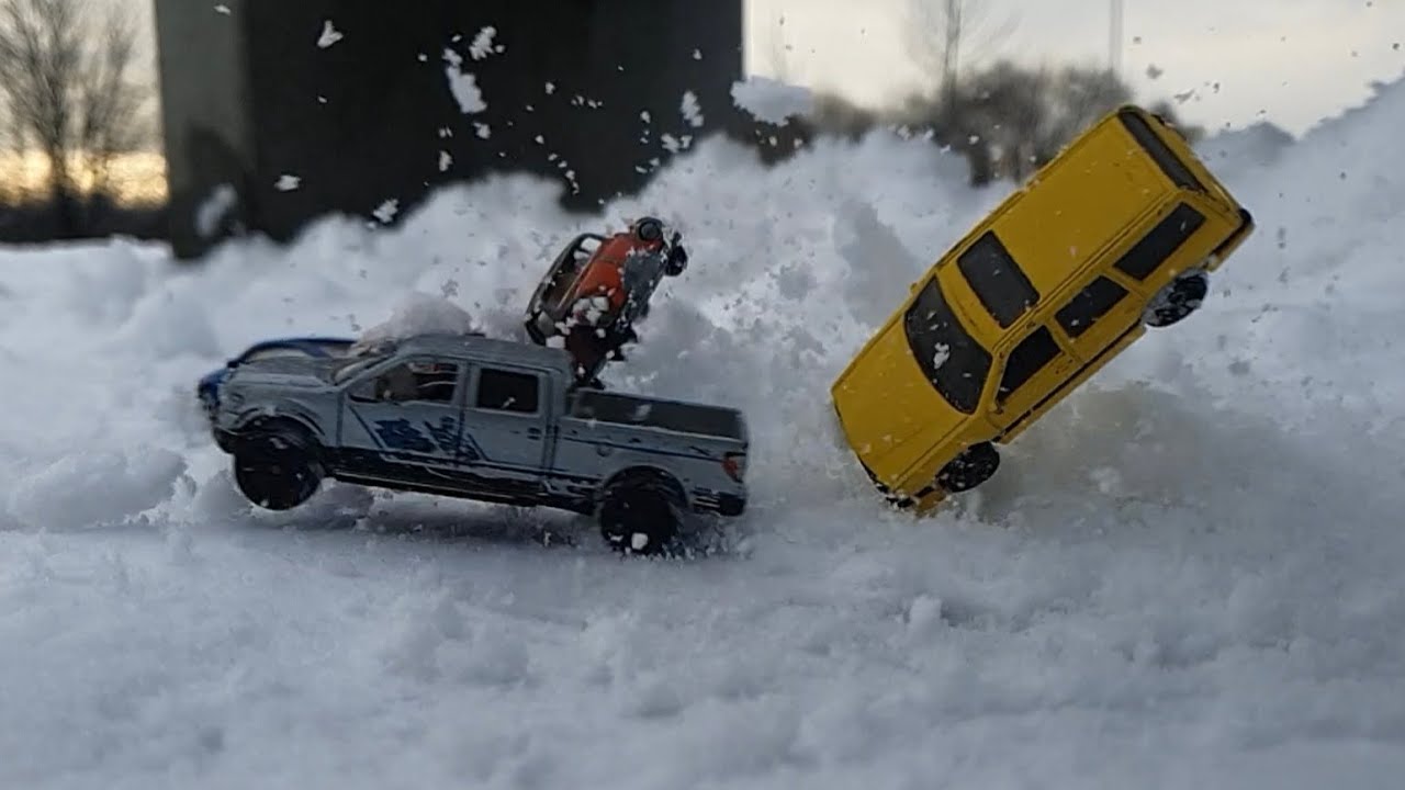 Slow Motion Diecast Car Crash Compilation 19 - YouTube
