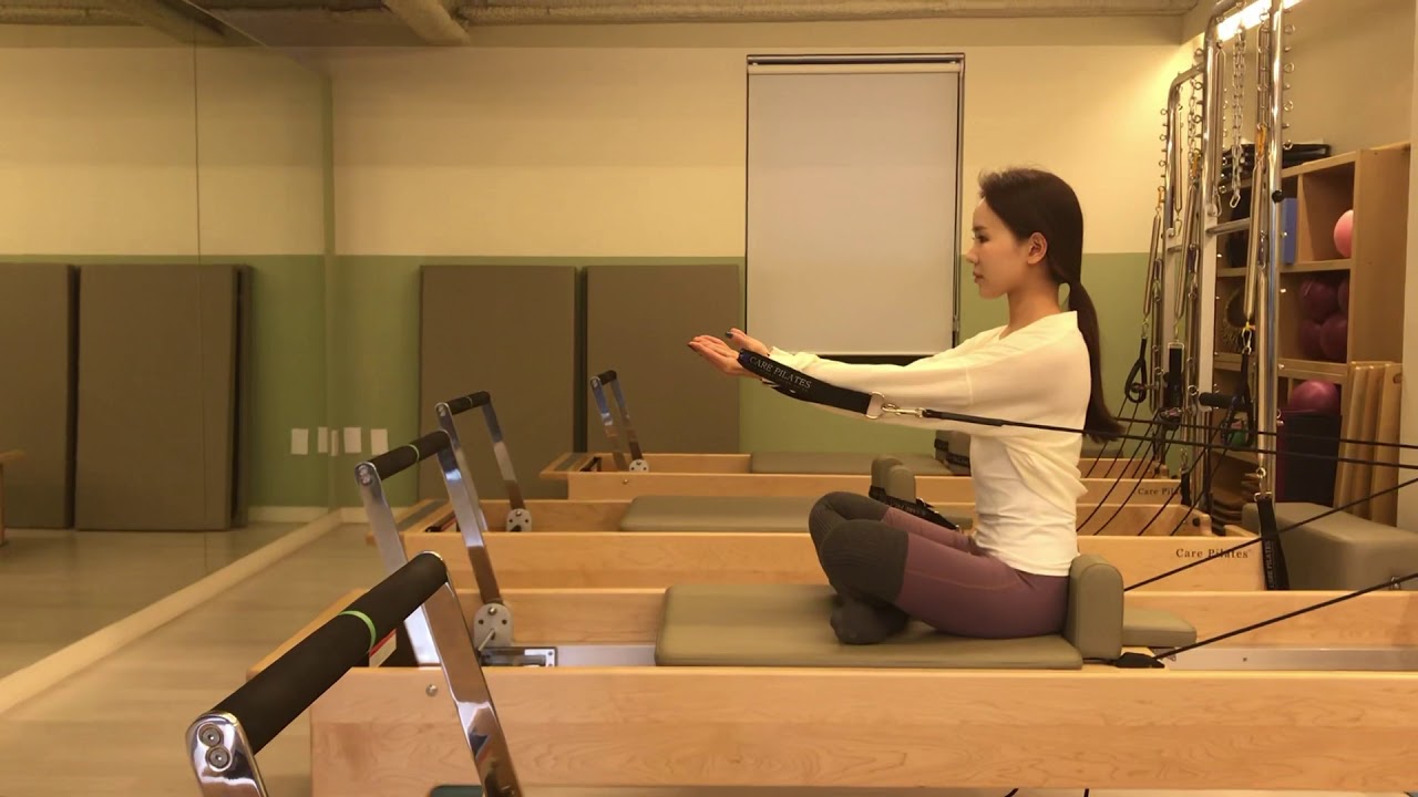 [캐나다필라테스]Reformer-Front Rowing Preps(Offering) - YouTube