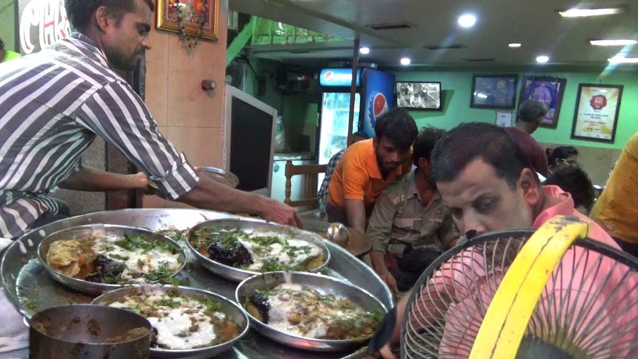 Kashi Chat Bhandar | Famous Spicy Snacks in Varanasi | Indian Street ...