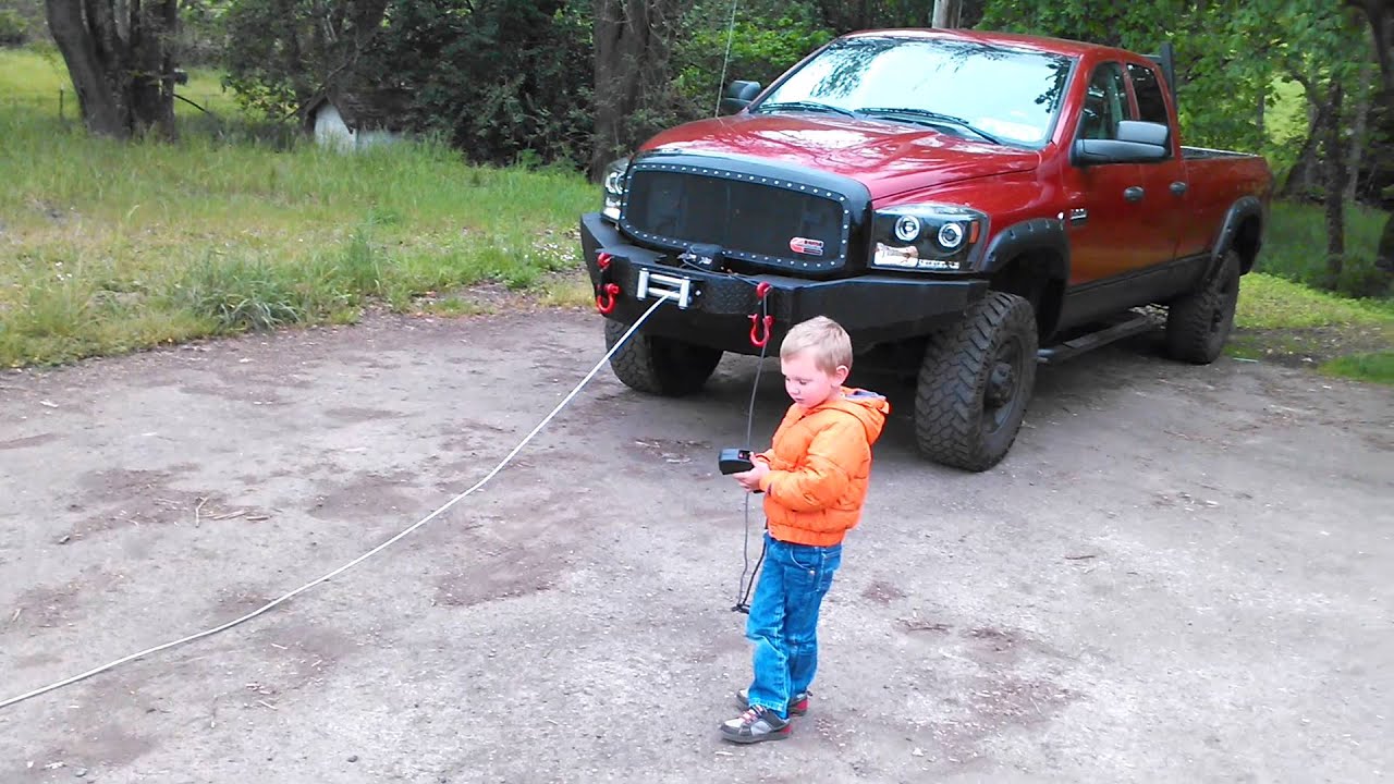 rats nesting a winch - YouTube