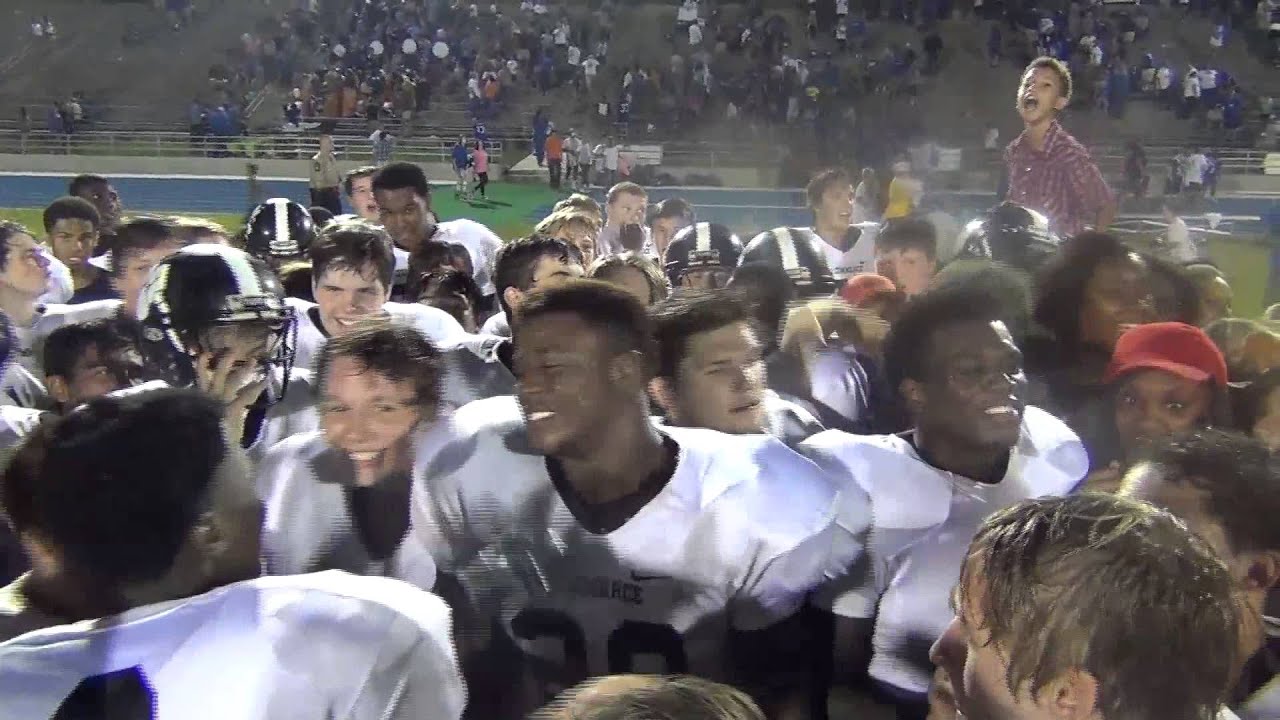 Commerce Tigers celebrate after dominating Banks County 55 13 - YouTube