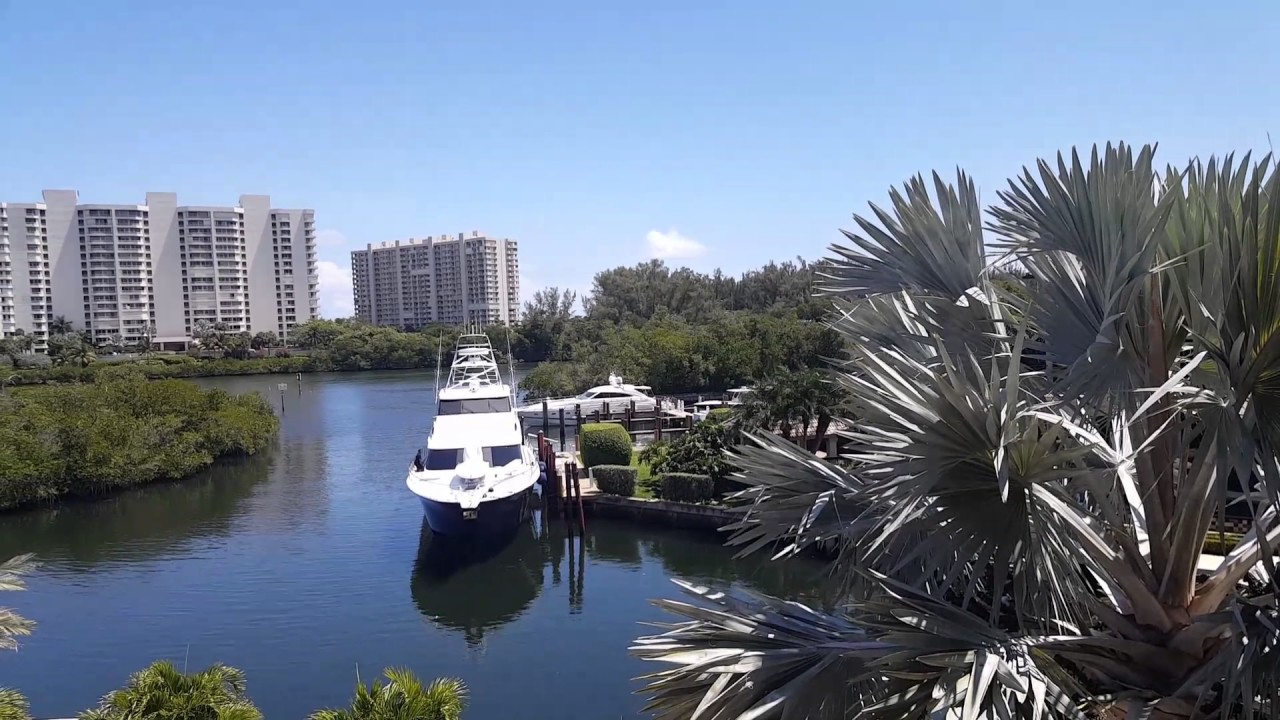 Boca Raton Florida deep water canal homes 15613454049 realtor Valentina ...