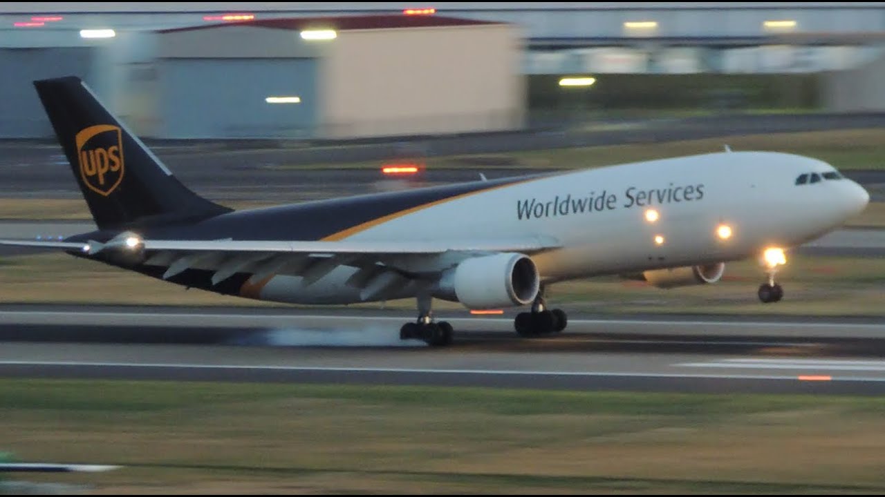 UPS Airbus A300-600F [N120UP] landing in PDX - YouTube
