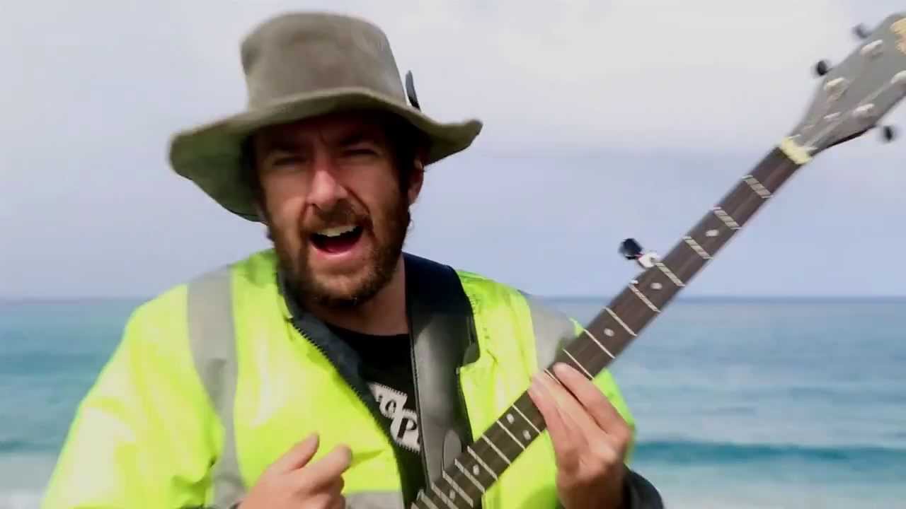 BANJO WORM (Drunk Surfin) - YouTube