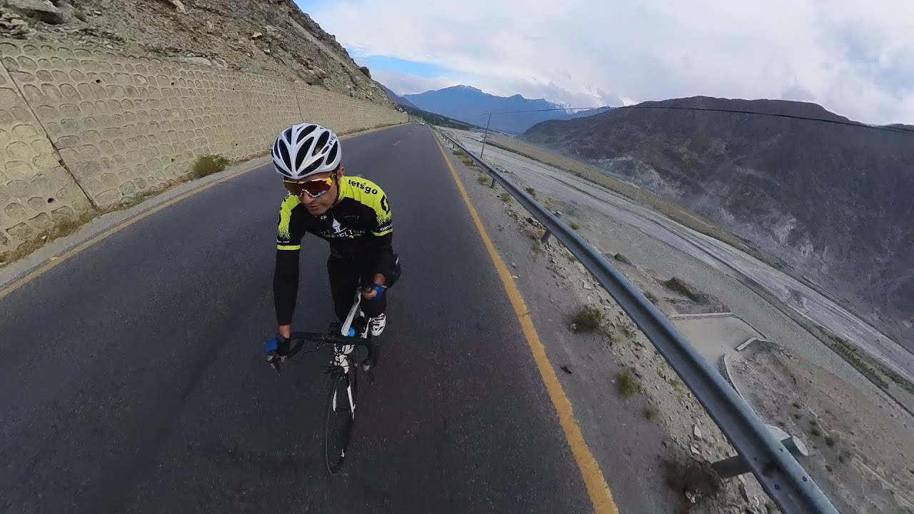"Alone on the Roof of the World: Solo Cycling Adventure on KKH Gilgit"🚲 ...
