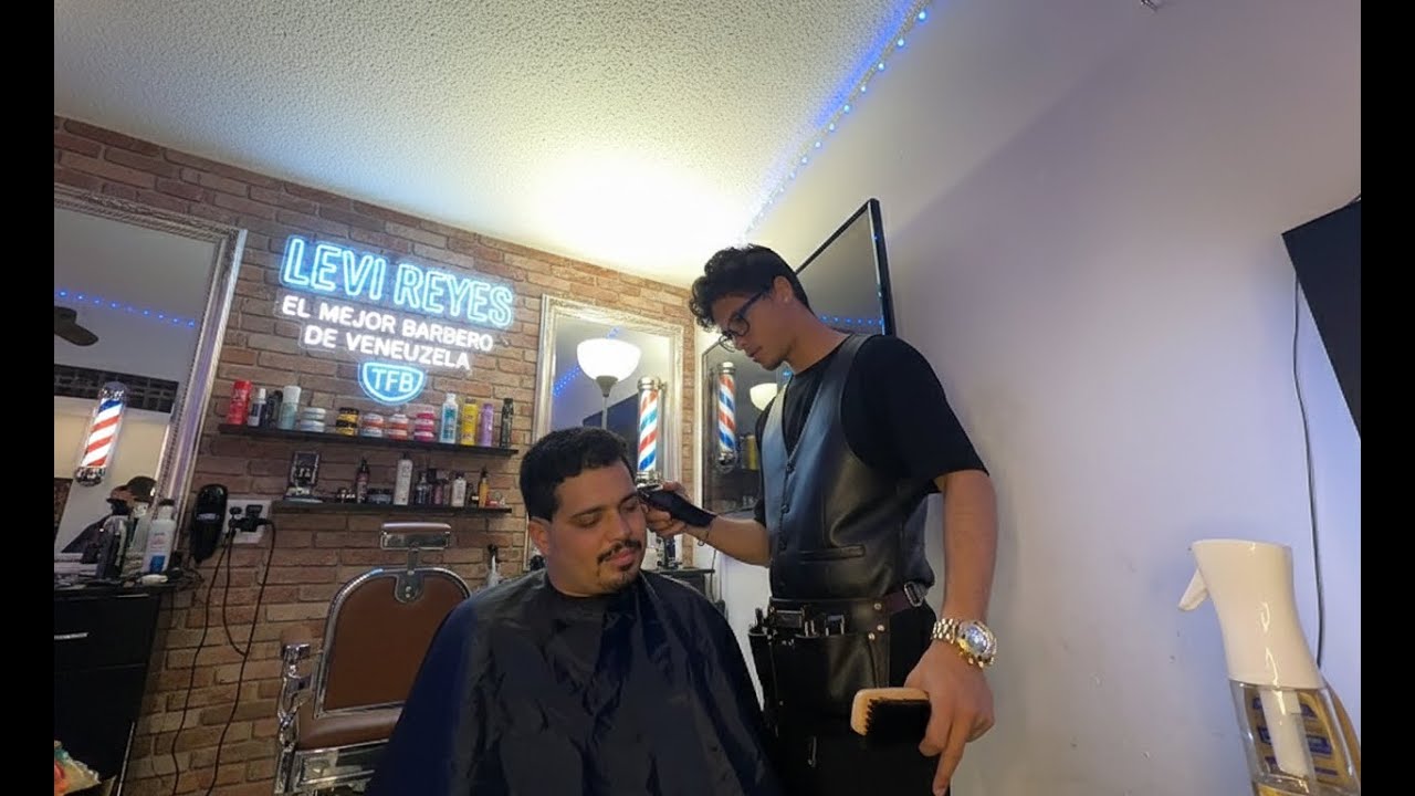 ¿Es este el mejor barbero de la historia? 😱 ️ - YouTube