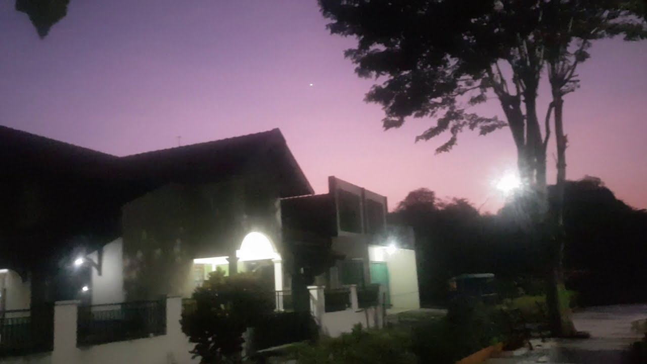 Jam Setengah Lima Pagi Ngajak Ke Taman - YouTube