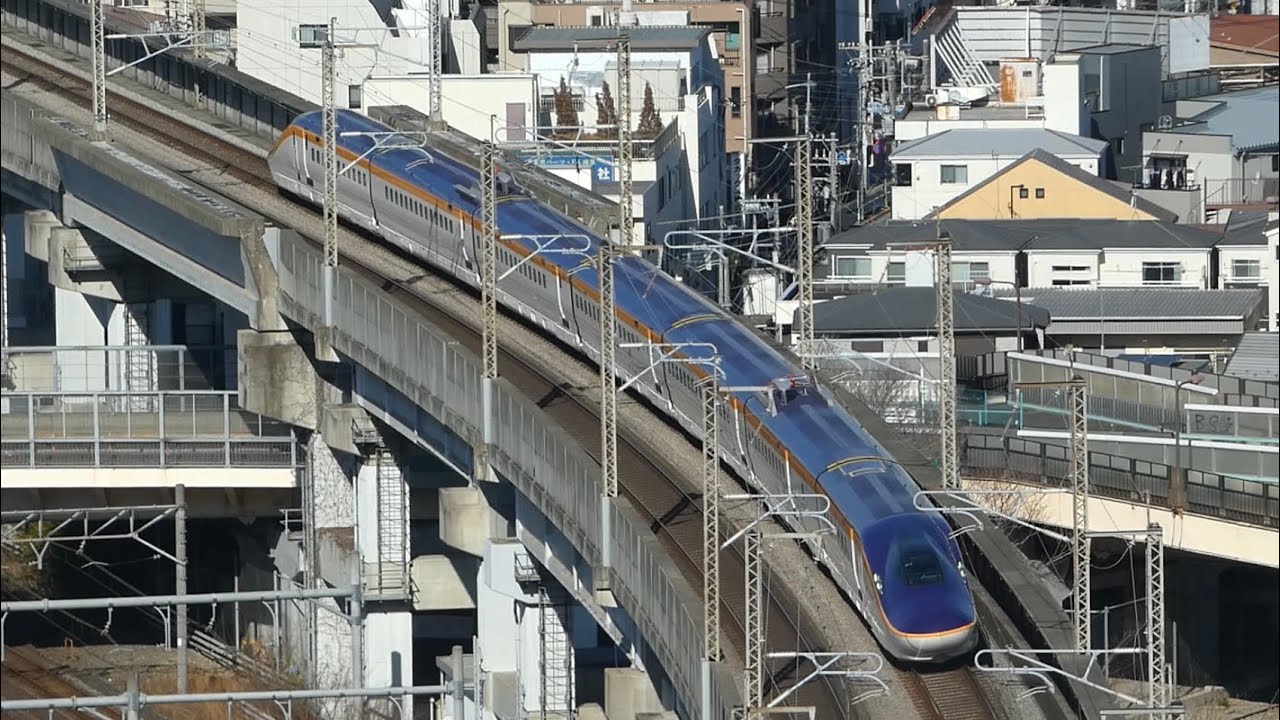 山形新幹線 E8系 G2編成 新造試運転 大宮〜上野 北トピア横通過シーン - YouTube