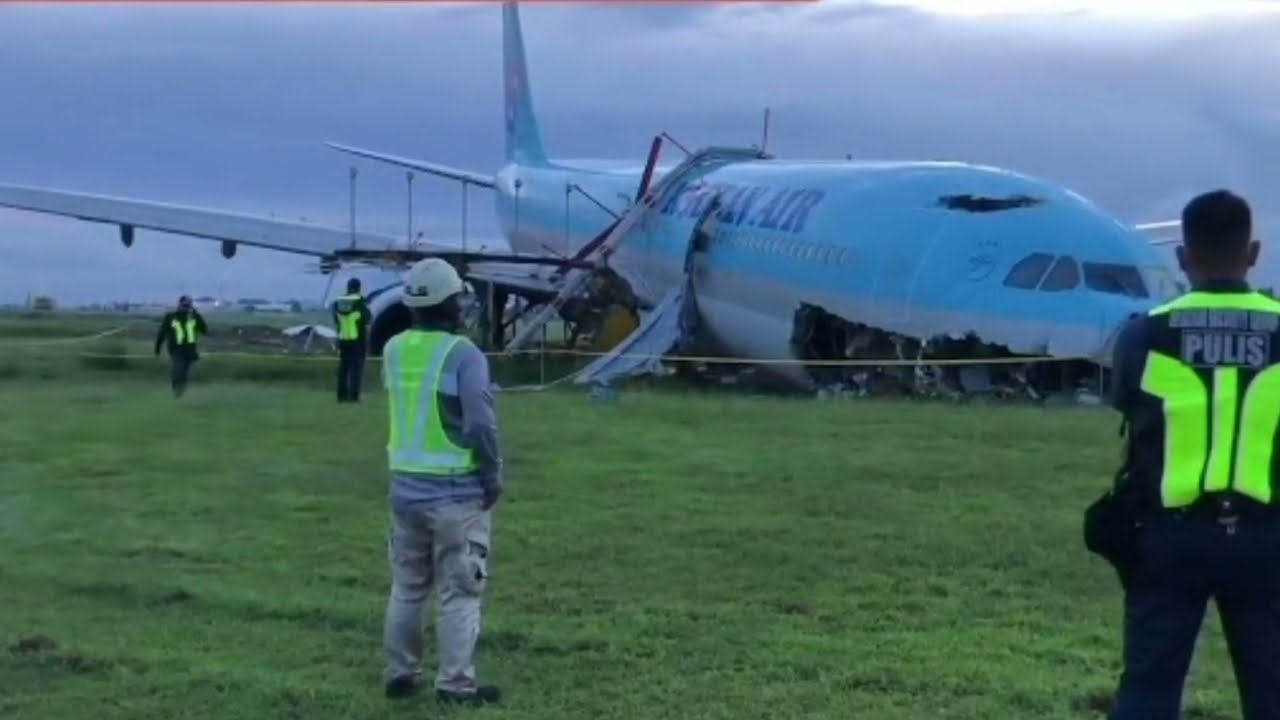 Korean Air flight KE631 over shot the runway at cebu Philippines - YouTube