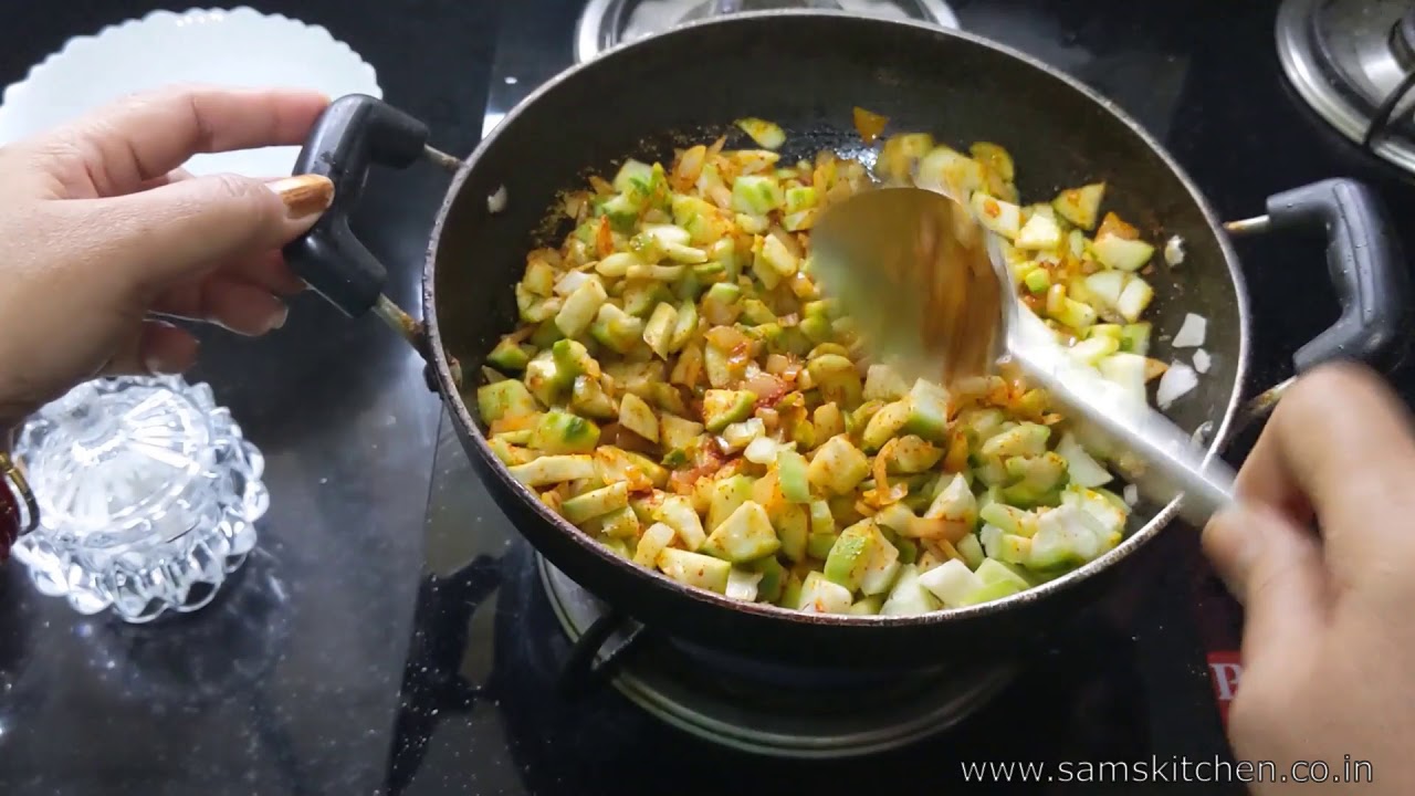 How to prepare Ridge Gourd Curry | Sam's Kitchen | బీరకాయ కలుసు కూర ఎలా ...