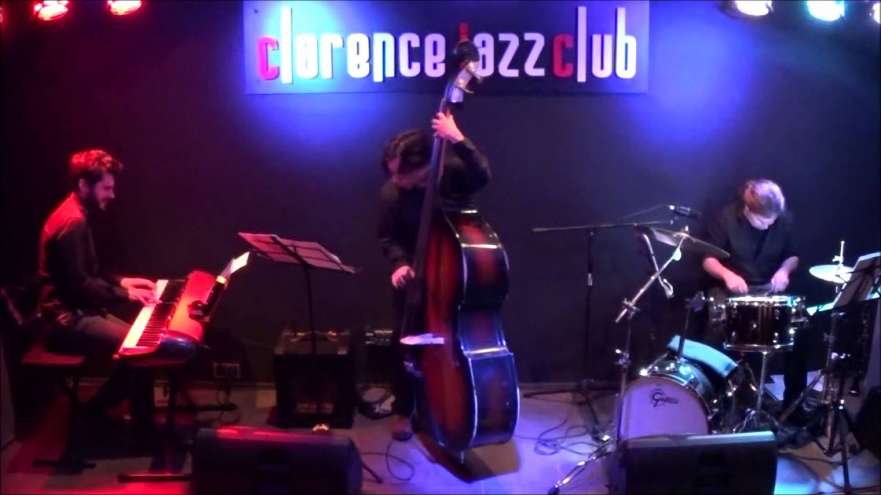 "Straight no Chaser" (Jitterbug Jazz Group 27/3/2015) - YouTube
