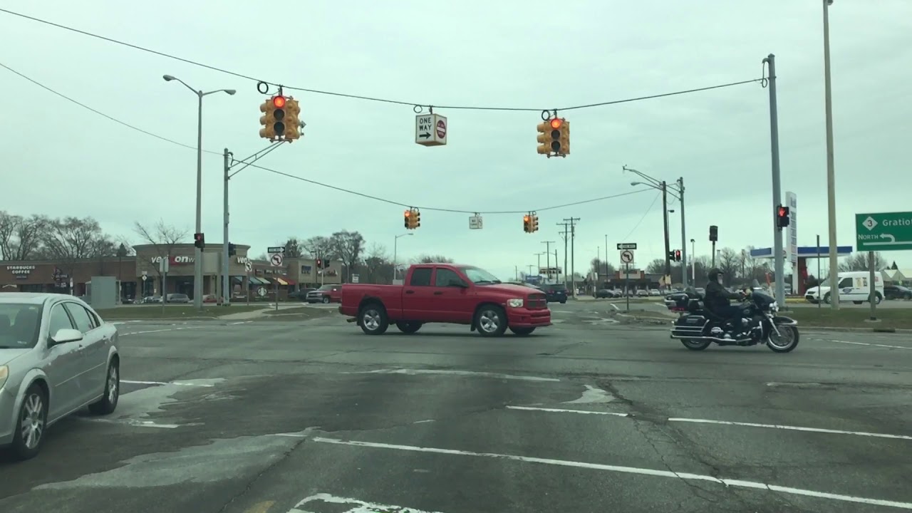 Driving to Detroit, Michigan from Warren, Michigan - YouTube