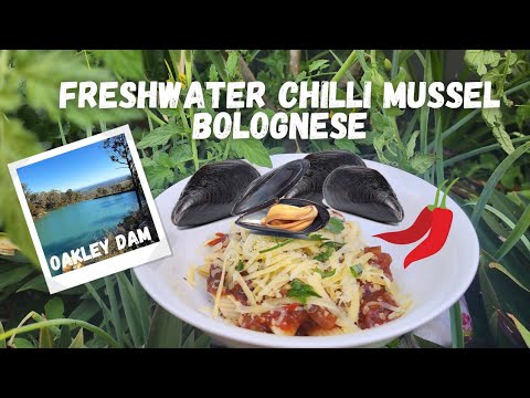 Catch and Cook | Freshwater chilli Mussel Pasta Bolognese - YouTube