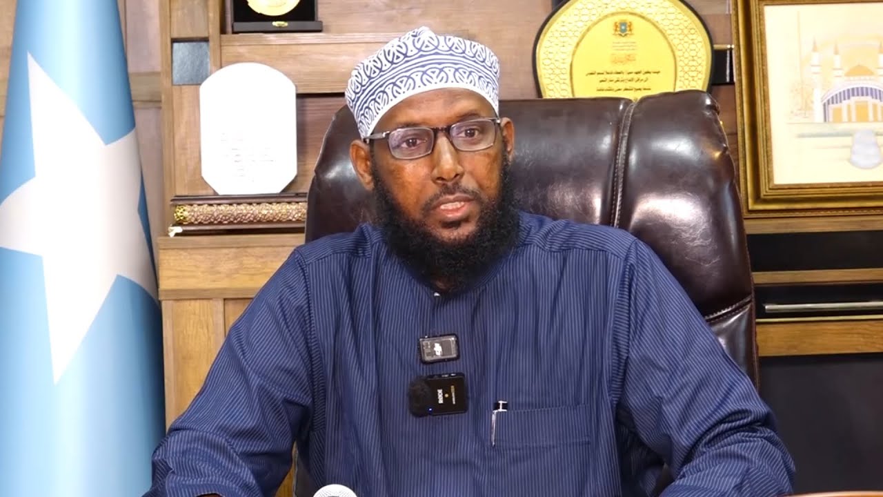 Nin katirsanaa Wasaraada Awqaafata ayaa dad Xujey ah ka dhacay lacag 42 ...