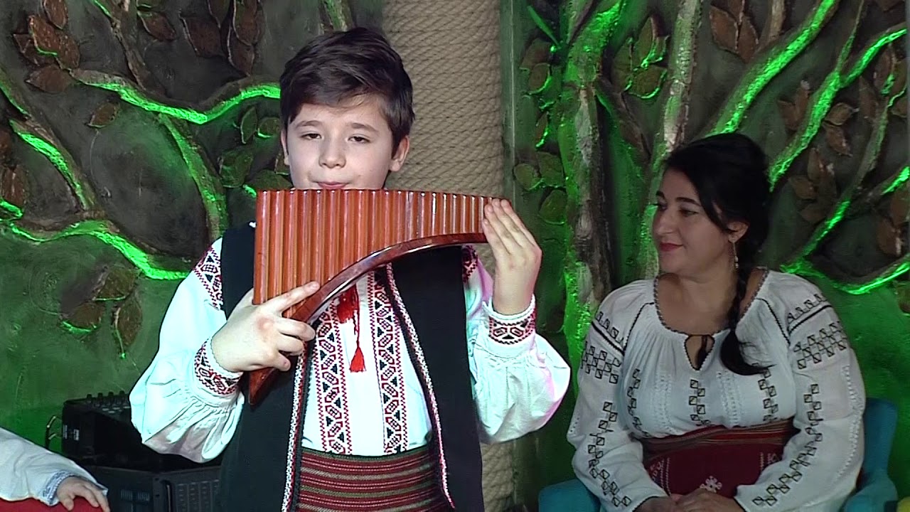 CRISTIAN ANDREI - BUSUIOC MOLDOVENESC nai - YouTube