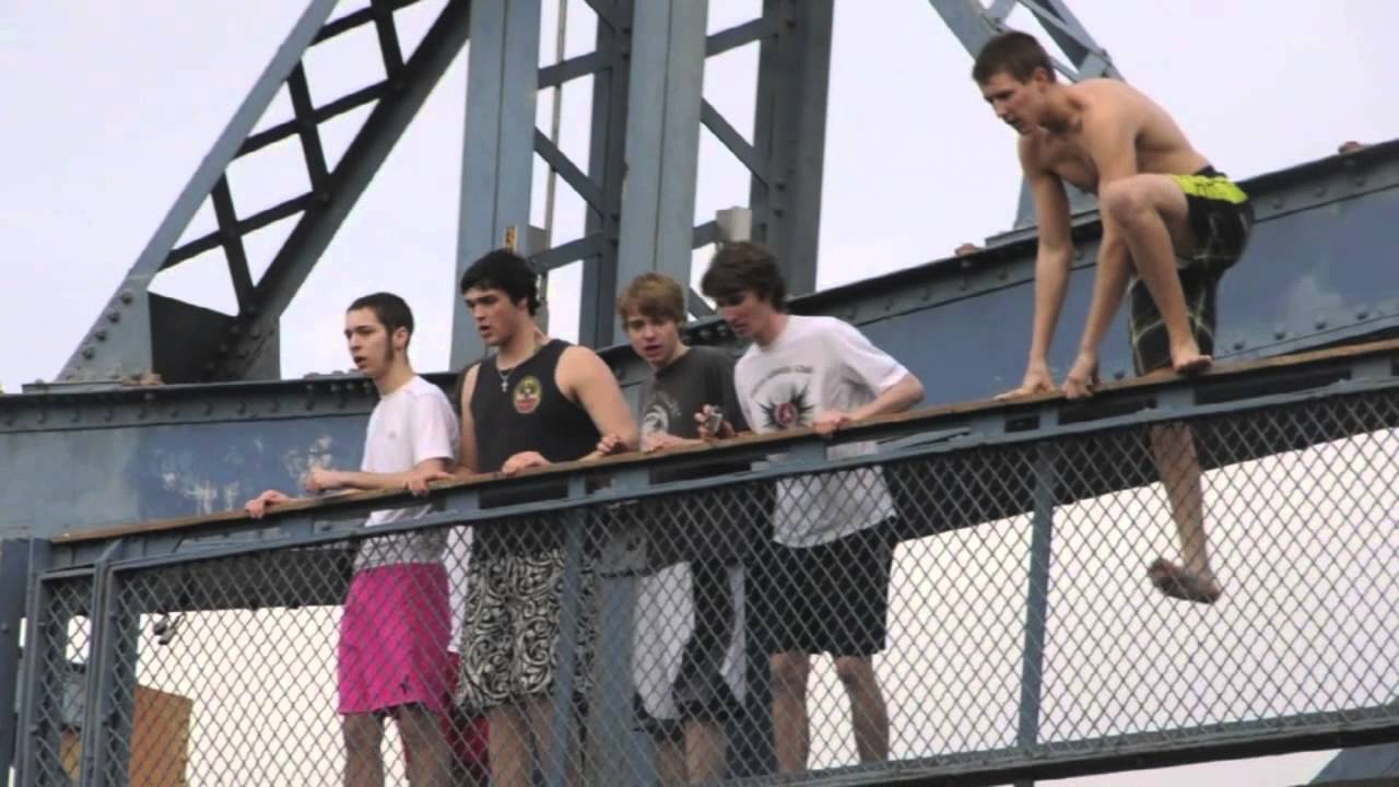 Bridge Jump Fail - YouTube