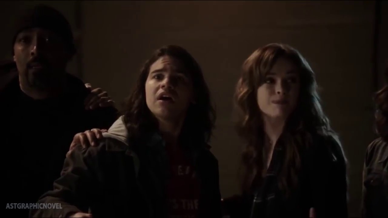 The Flash 2x23 Barry races Zoom Zoom gets taken by Time Wraiths Barrys ...